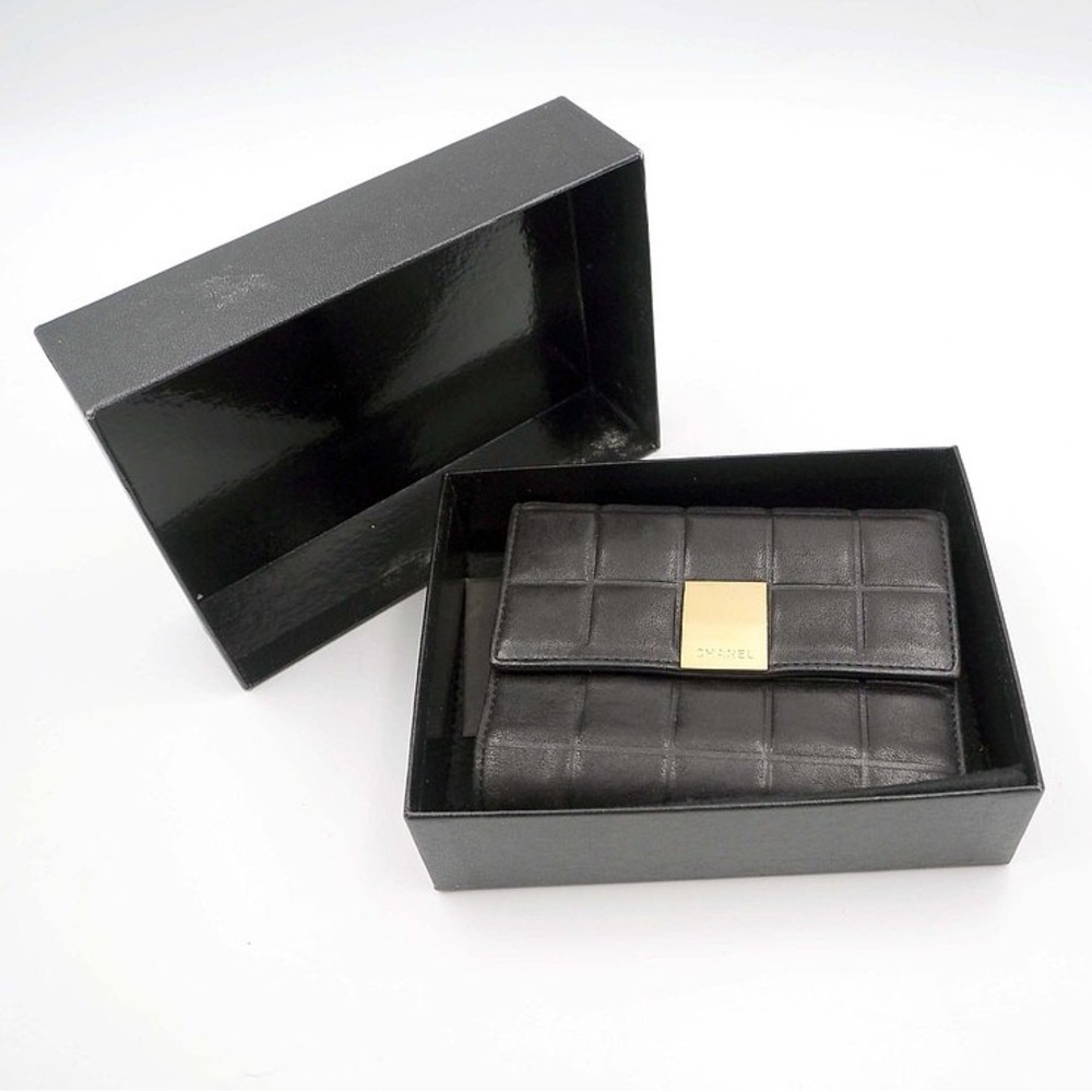 Chanel Black Chocolate Bar Trifold Lambskin Wallet - Gem